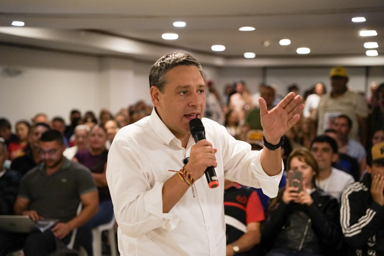 Más de 300 caldenses acompañaron a Mauricio Lizcano en un encuentro ...
